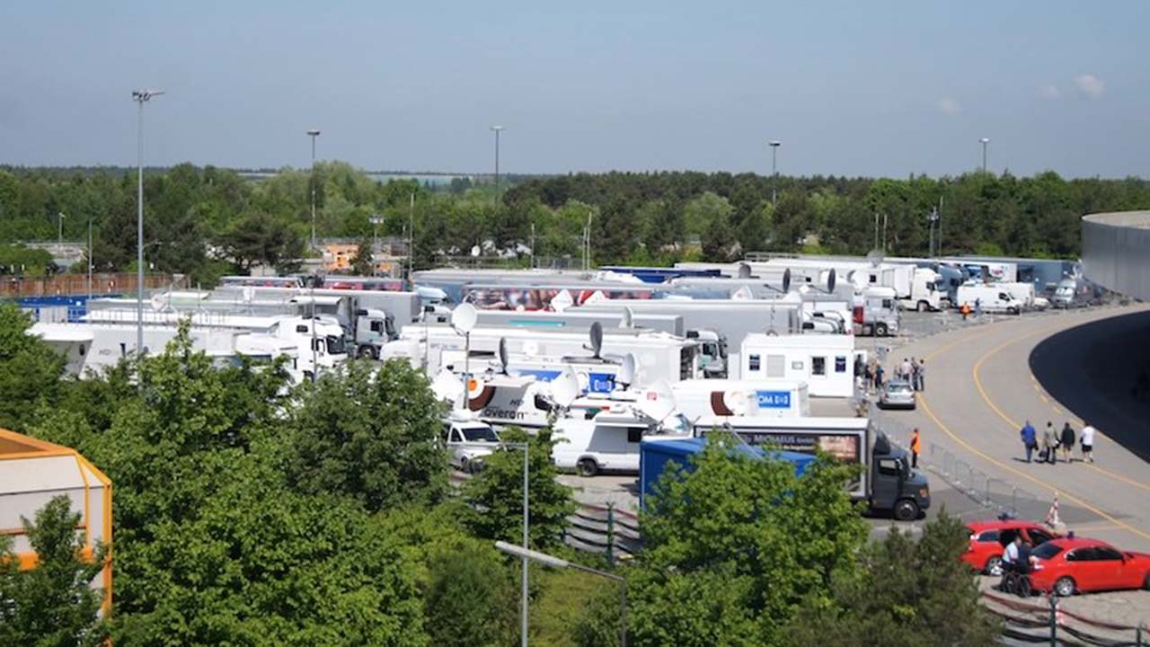 Medien-TV-Compound CL Finale 2012 - companeer